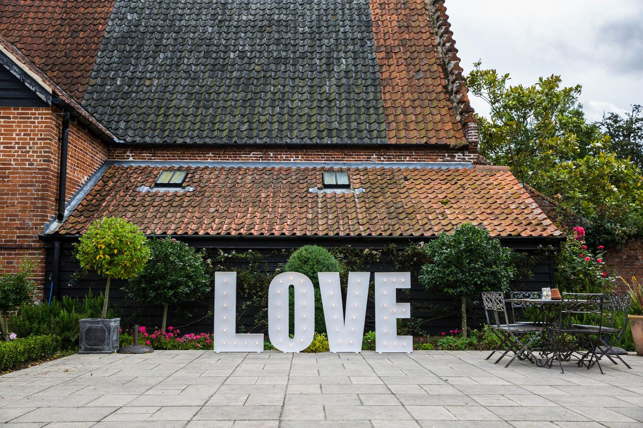 Elms Barn Toft Monks Beccles Wedding DJ | Elms Barn Wedding Disco